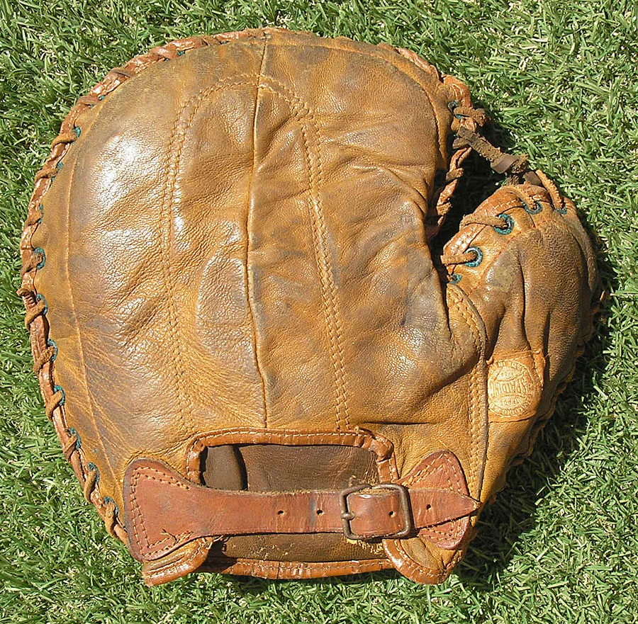 Vintage Baseball Gloves & Mitts